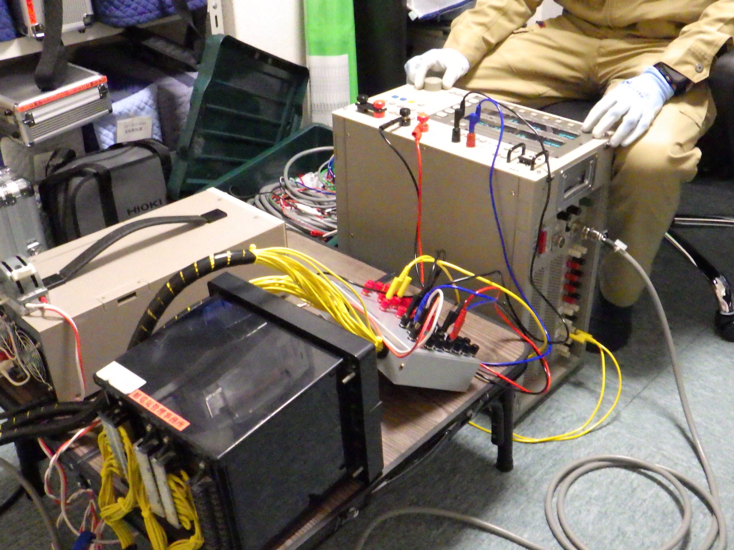 高圧真空遮断器の精密点検、保護継電器試験(OCR・GR・UVR・OVR・RDfR・OFR・UFR)を実施しました - 旭電気管理事務所